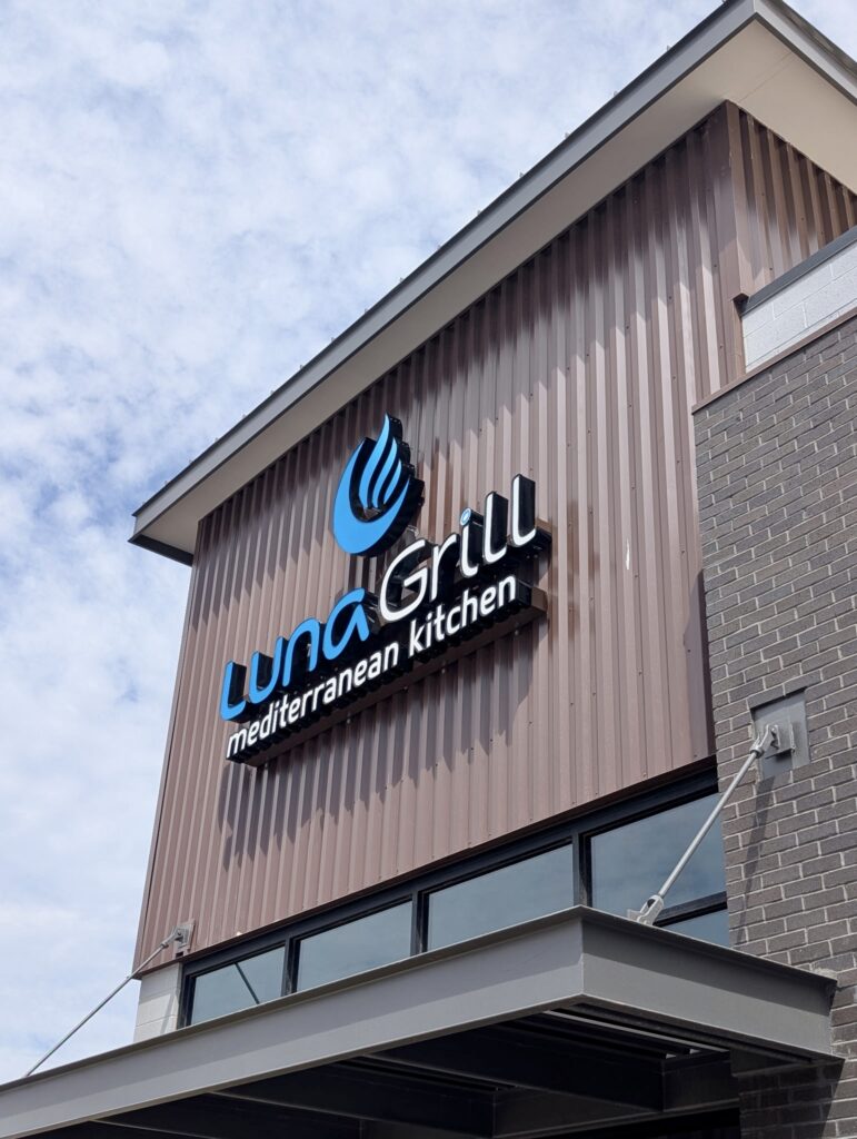 Luna Grill Expands to Arizona with Mesa Grand Opening